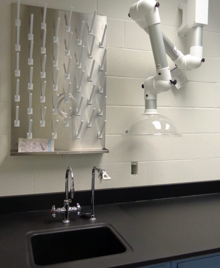 Laboratory Drying Racks - Canadian Scientific