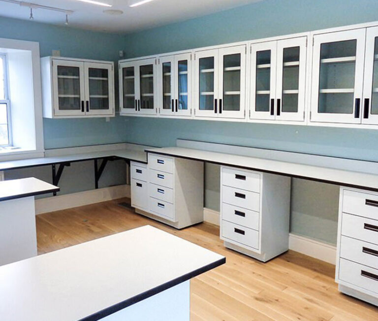 Solid Phenolic Laboratory Countertops - Canadian Scientific
